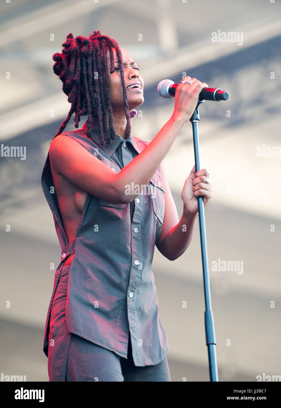 Kelela singer hi-res stock photography and images - Alamy