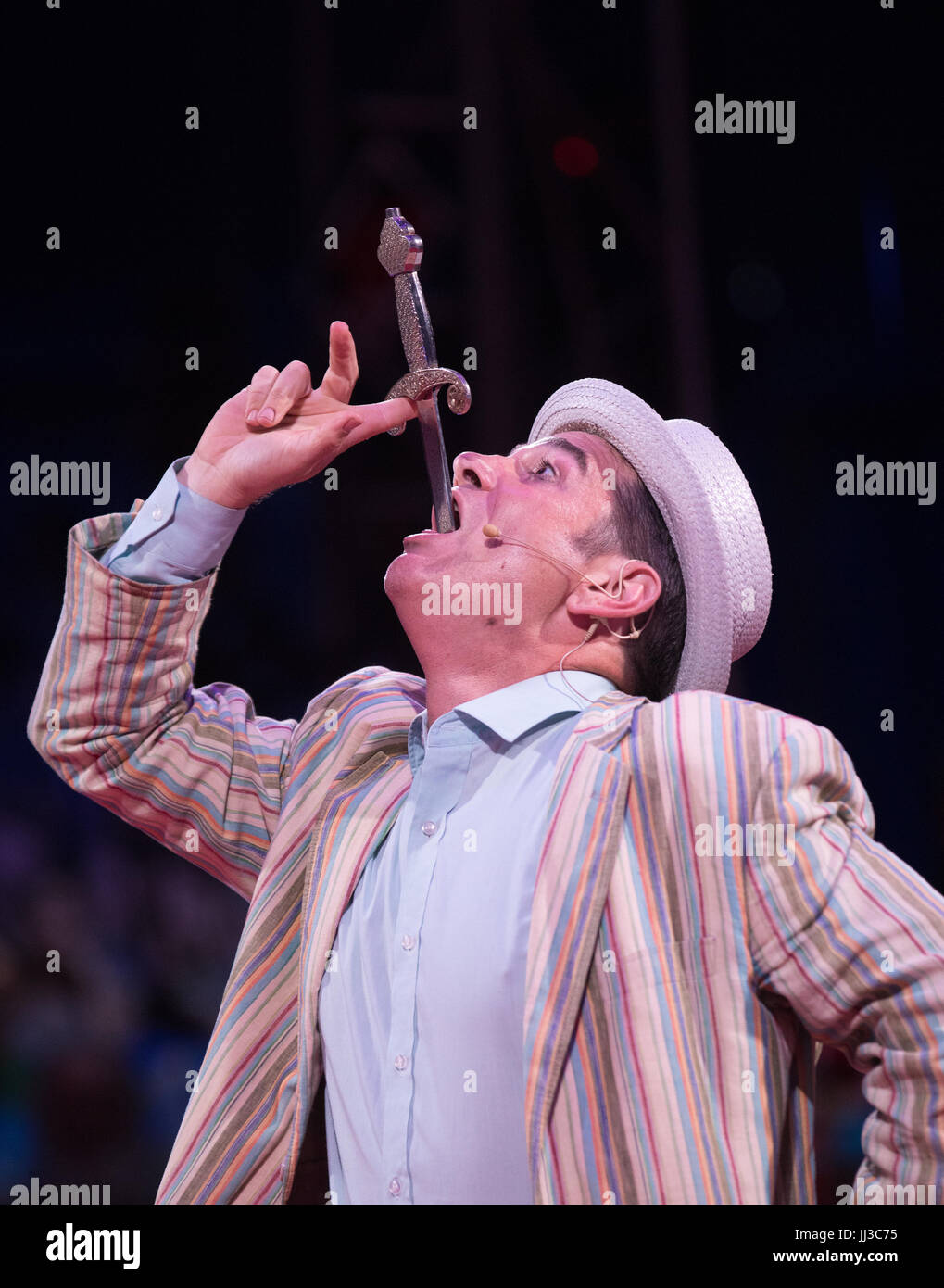 Clown Keith Nelson of the Bindlestiff Family Cirkus (New York Ciry ...