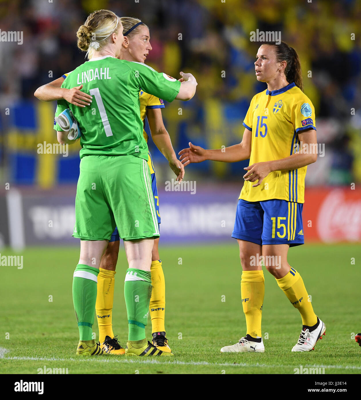 Sweden's Hedvig Lindahl (L) and Jessica Samuelsson (R) in conversation ...