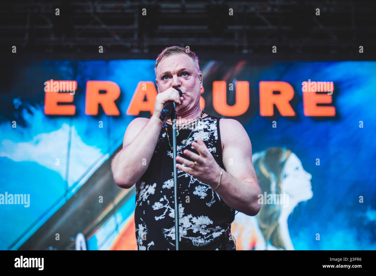 Erasure band hi-res stock photography and images - Alamy