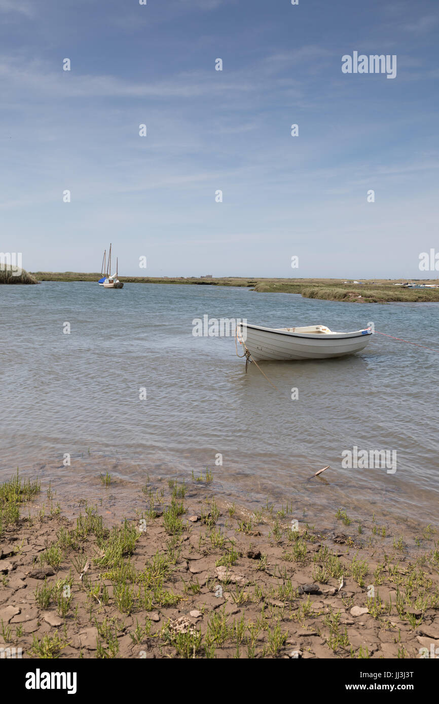 Brancaster, Norfolk, UK. 18th July, 2017. UK Weather: Hot sunny spells ...