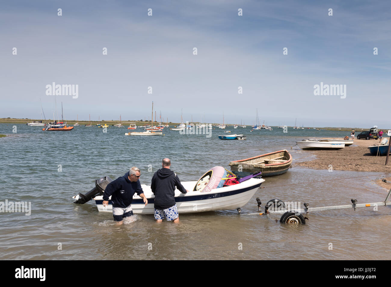 Brancaster, Norfolk, UK. 18th July, 2017. UK Weather: Hot sunny spells ...