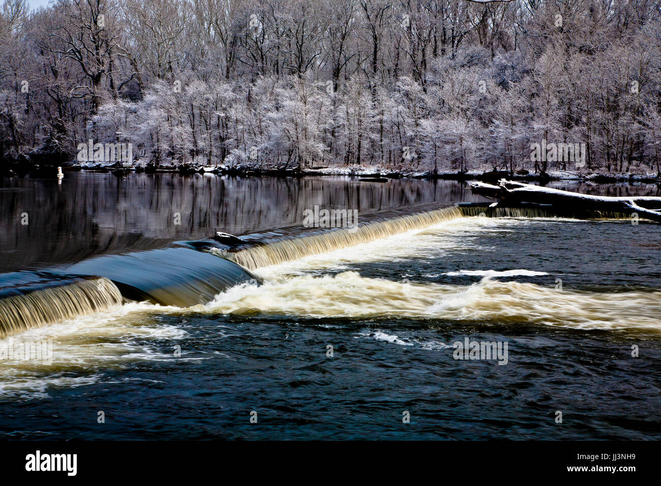 Snow covered james river hi-res stock photography and images - Alamy