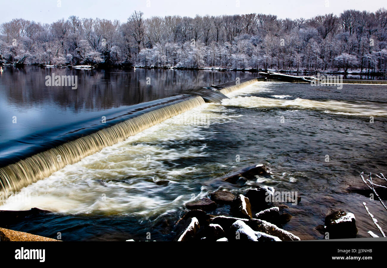 Snow covered james river hi-res stock photography and images - Alamy
