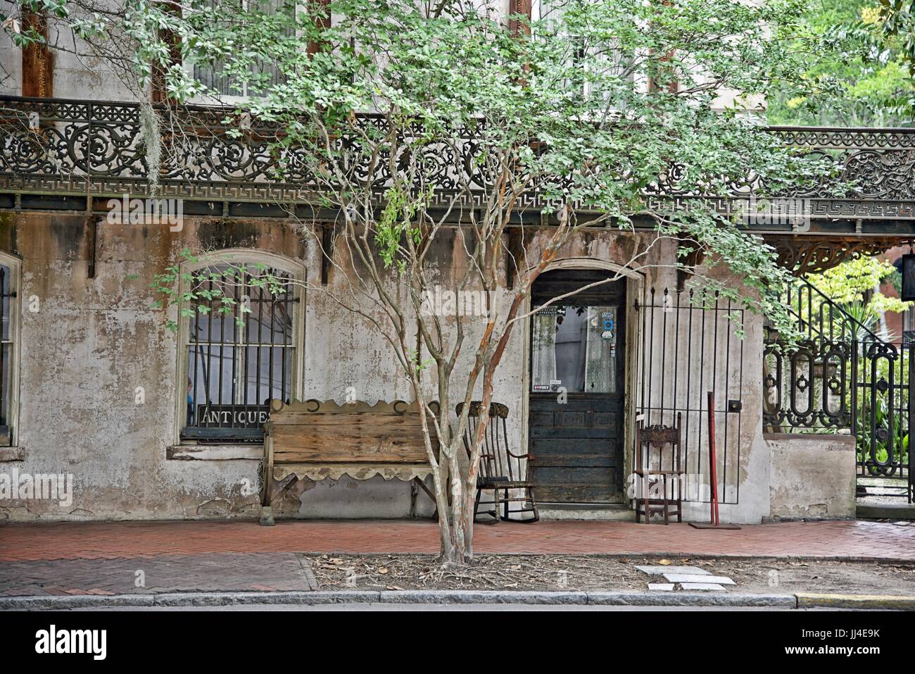 Savannah ga architecture details hi-res stock photography and images ...