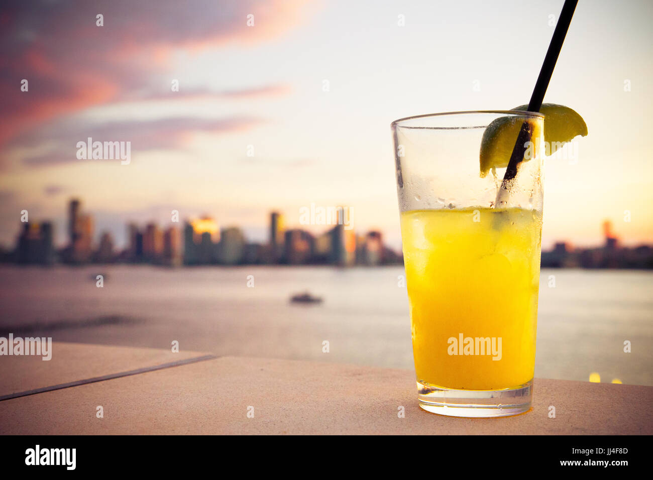 Rooftop cocktail hi-res stock photography and images - Alamy