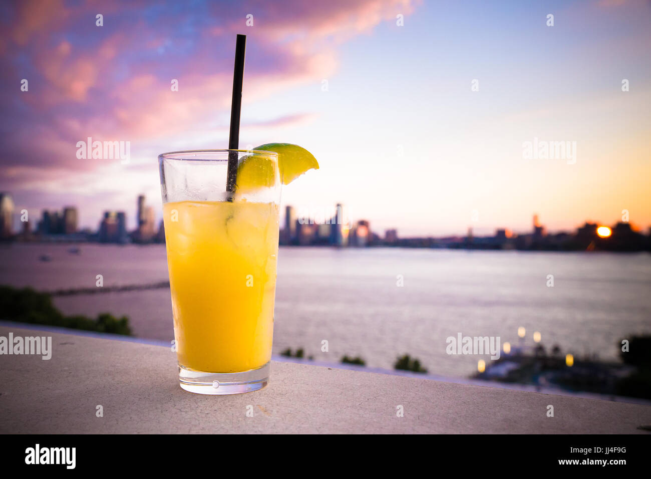 Rooftop cocktail hi-res stock photography and images - Alamy