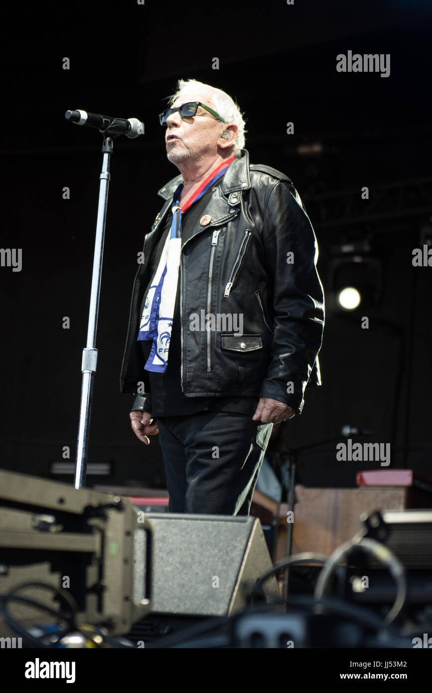 Eric Burden and the Animals perform at Monterey Pop Festival 2017 ...