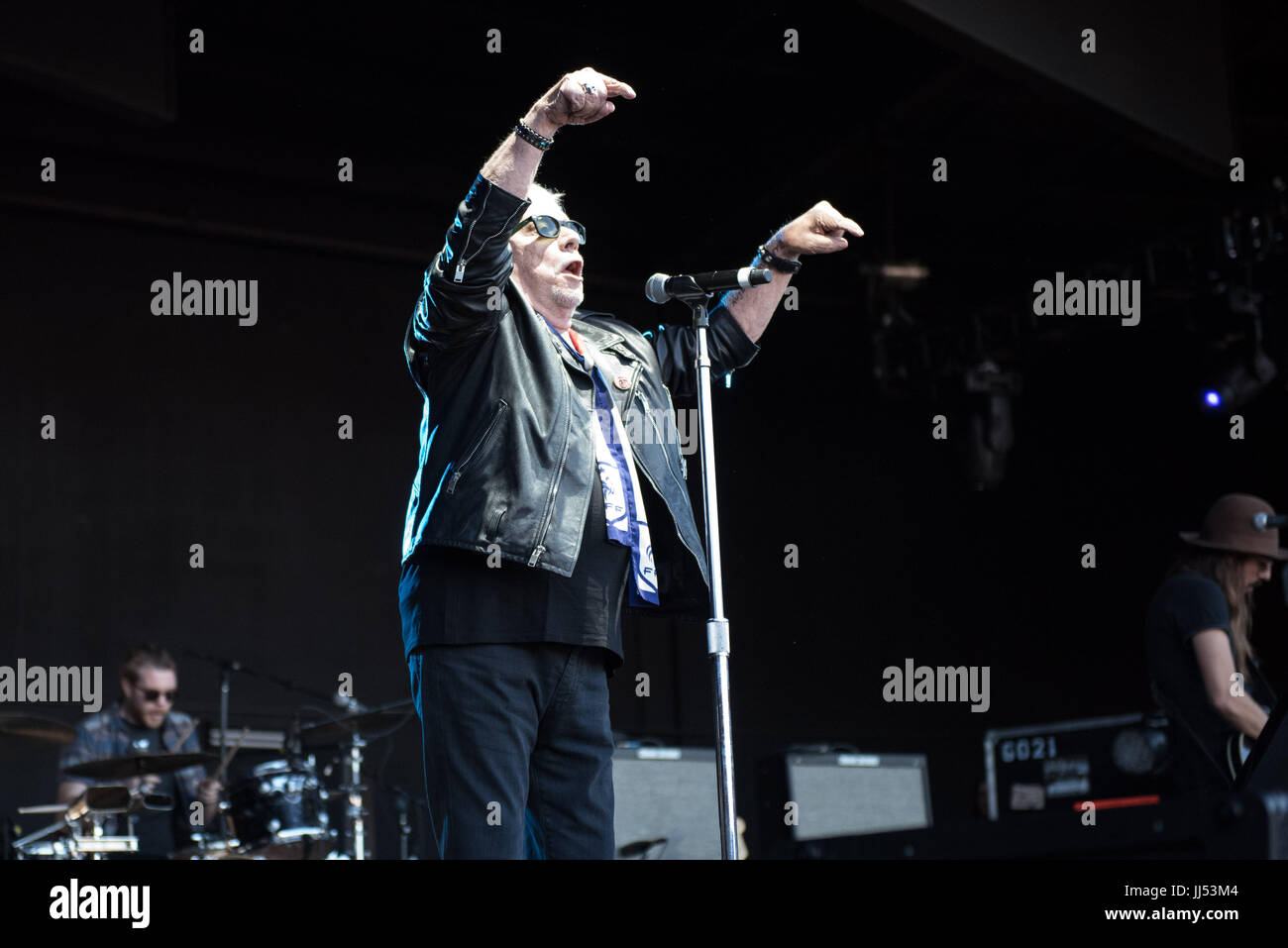 Eric Burden and the Animals perform at Monterey Pop Festival 2017 ...