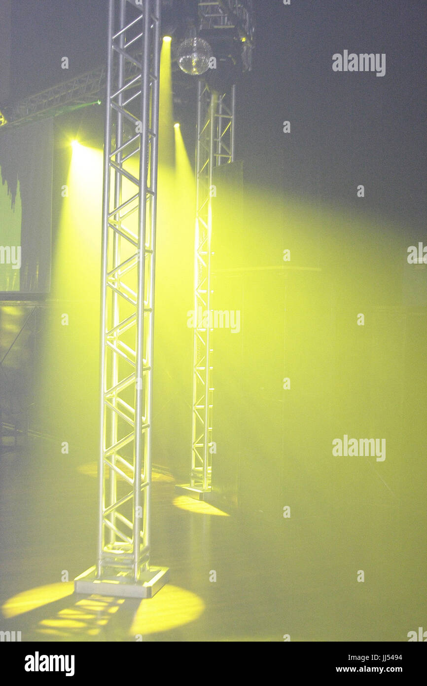 Stage structures hi-res stock photography and images - Alamy