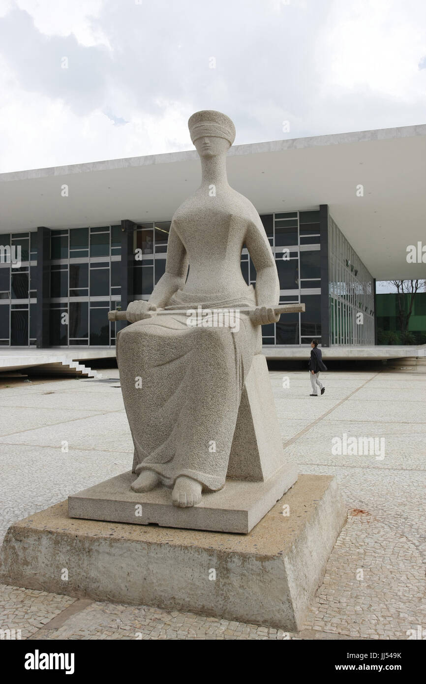 Justice statue, Brasilia, Brazil Stock Photo - Alamy