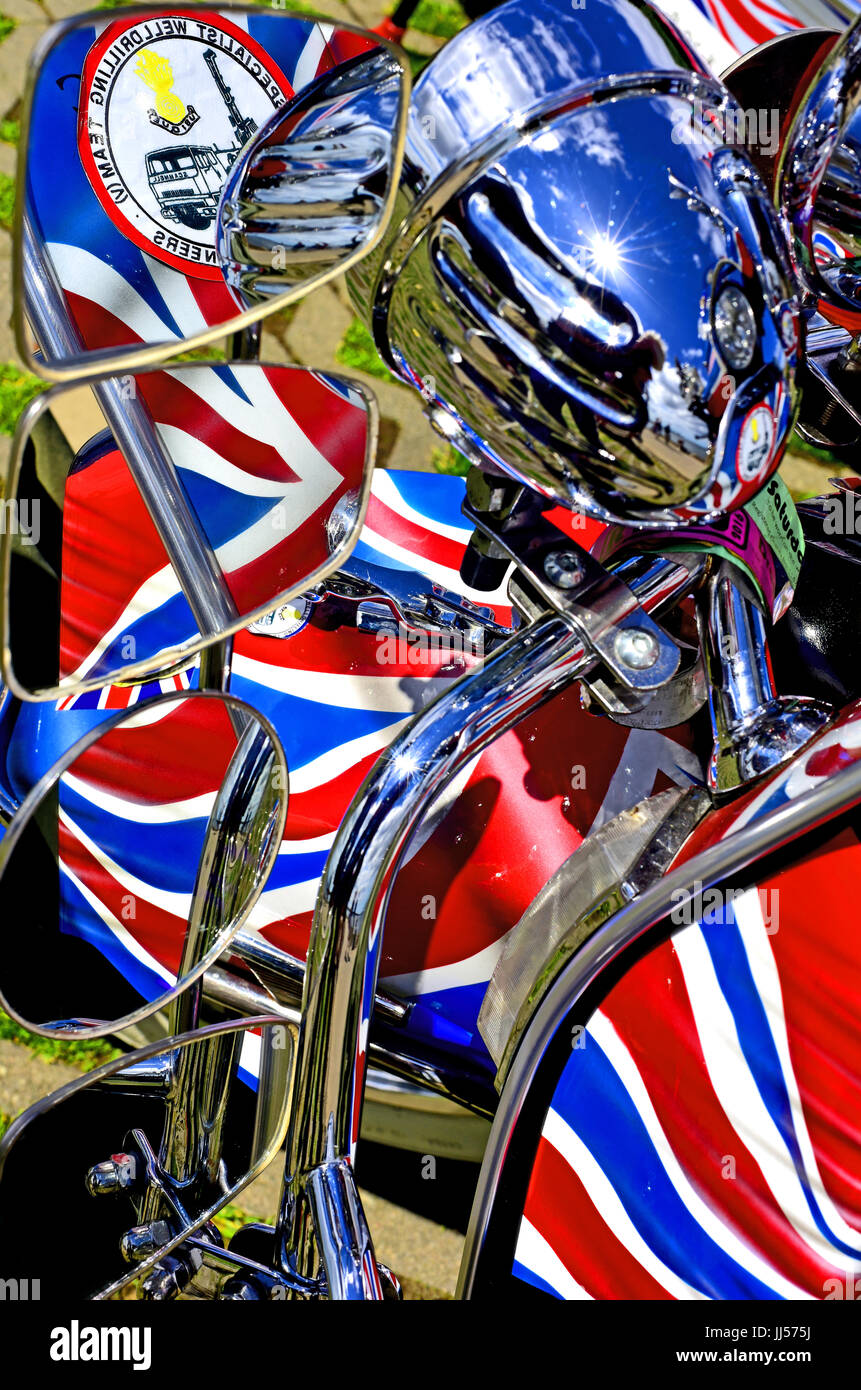 Red bsa motorcycle hi-res stock photography and images - Alamy