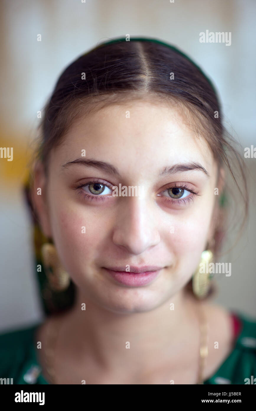 Portrait of a beautiful Gabor Rom girl with light eyes, Valeni ...