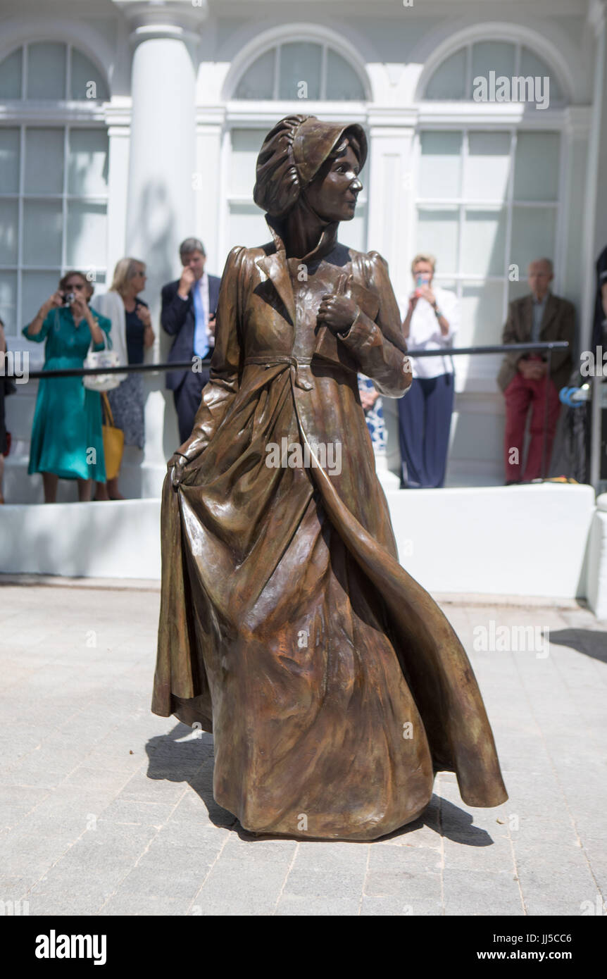 A life size statue of Jane Austen is unveiled by the Countess of ...