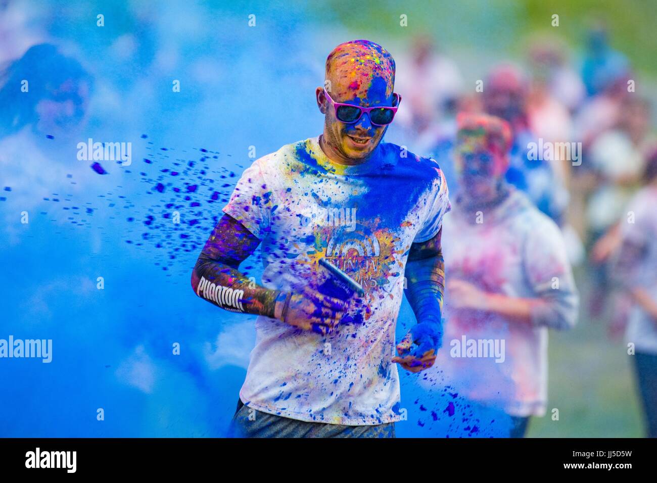 Run in colors hi-res stock photography and images - Alamy