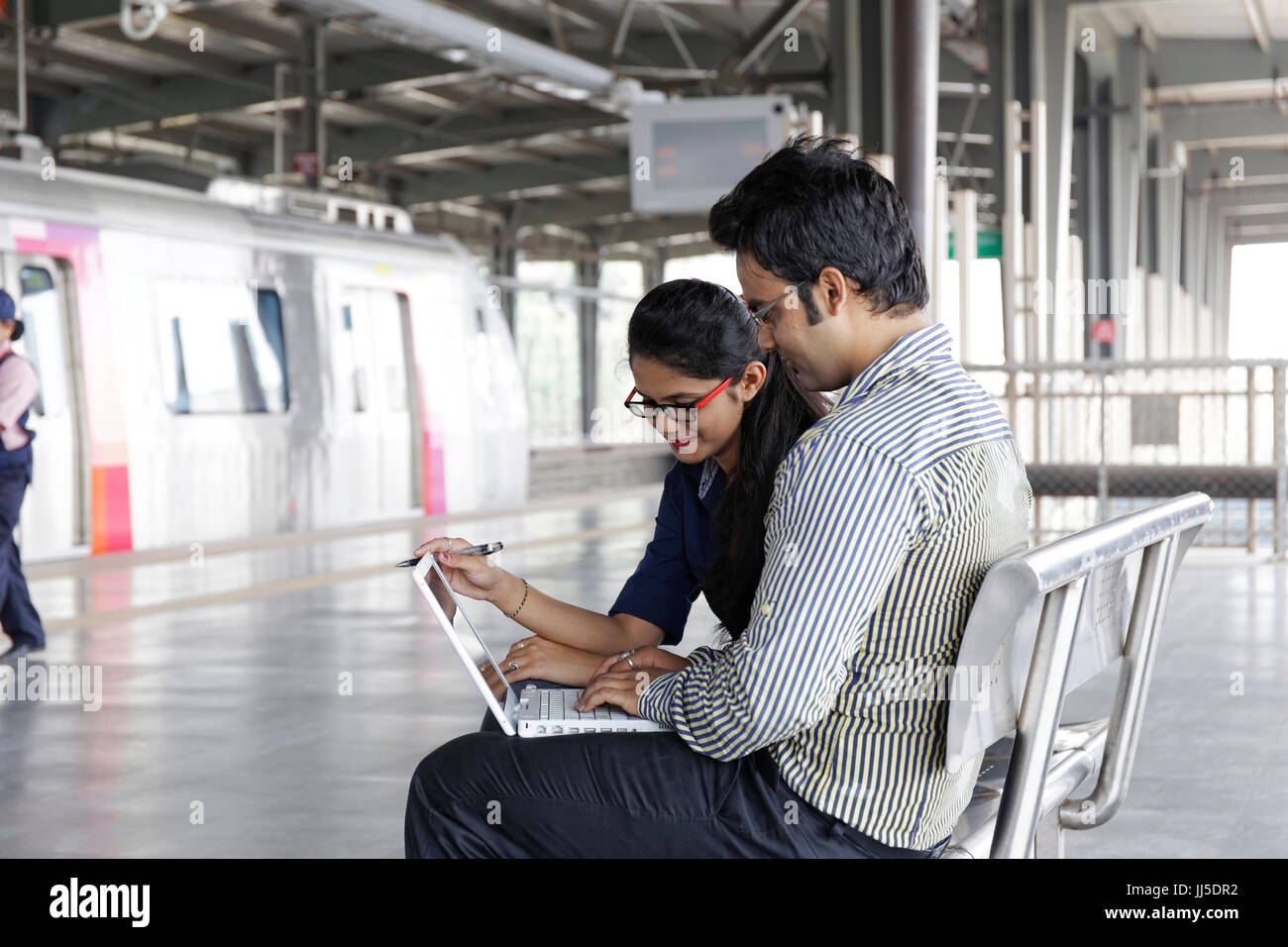 Woman going to the office, indian hi-res stock photography and images ...