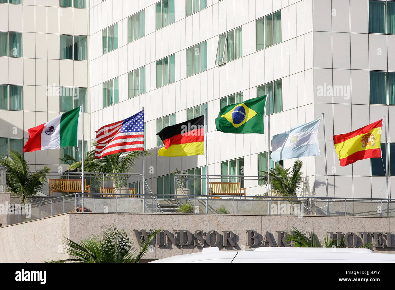 Hotel flags hi-res stock photography and images - Alamy