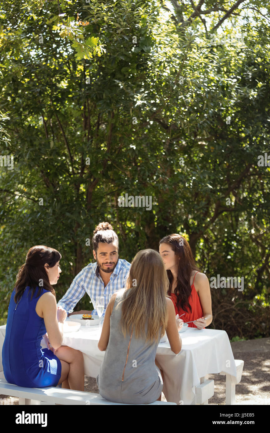 Group eating in a asian restaurant hi-res stock photography and images ...