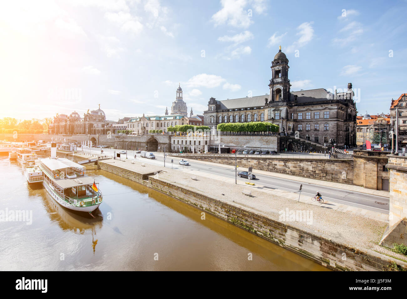 Beautiful dresden city skyline hi-res stock photography and images - Alamy