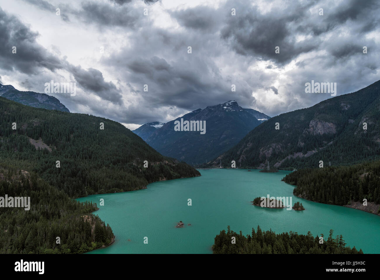 Dramatic clouds roll over Diablo Lake, North Cascades National Park ...