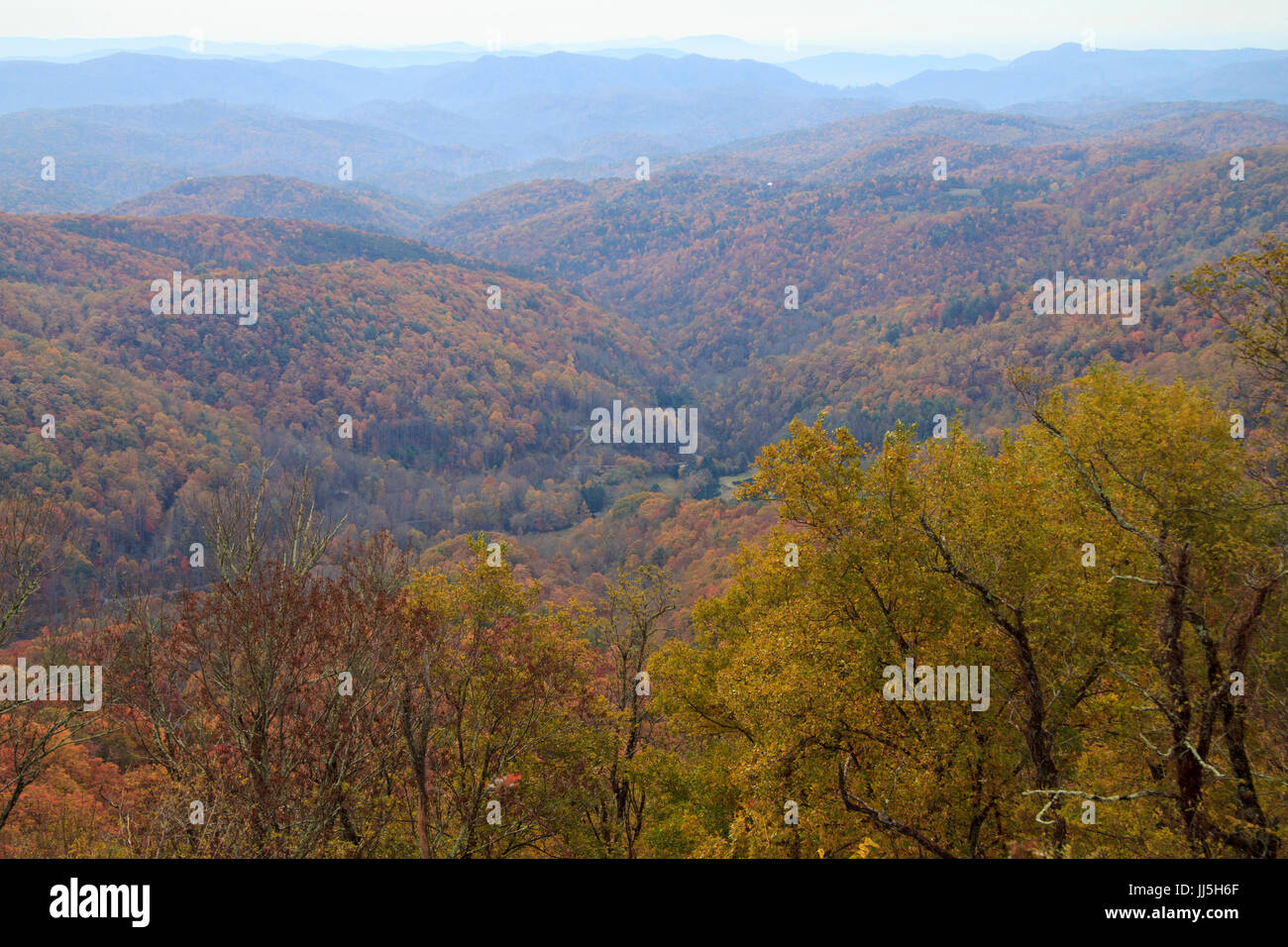 Blue Ridge Mountains Parkway Overlook in Autumn Colors Stock Photo - Alamy
