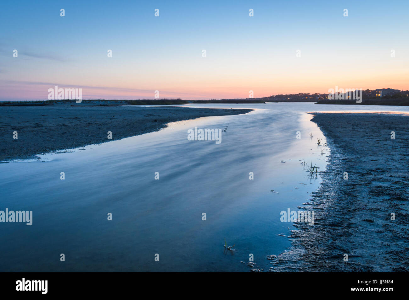 River flowing into the ocean hi-res stock photography and images - Alamy