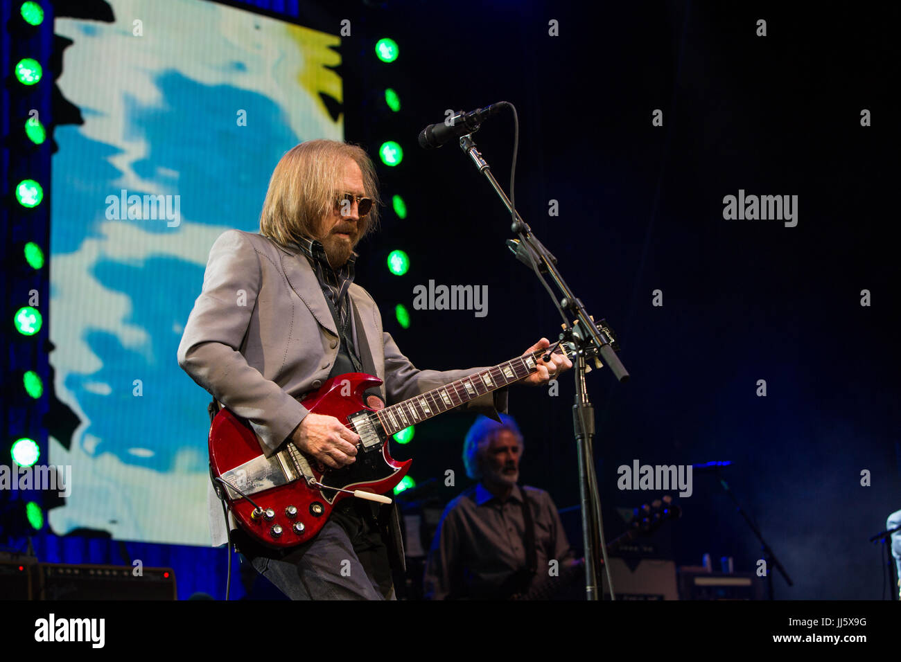 Tom Petty & The Heartbreakers performing in Toronto on their 40th ...