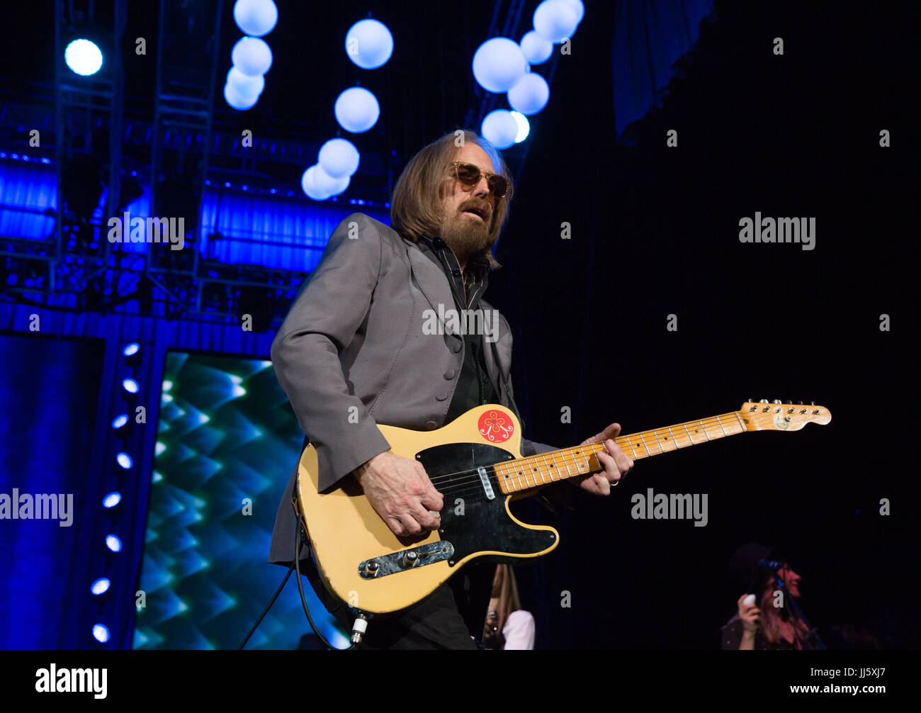 Tom Petty & The Heartbreakers performing in Toronto on their 40th ...