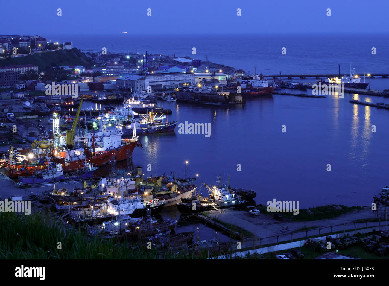 Overview dusk view island coastline hi-res stock photography and images ...