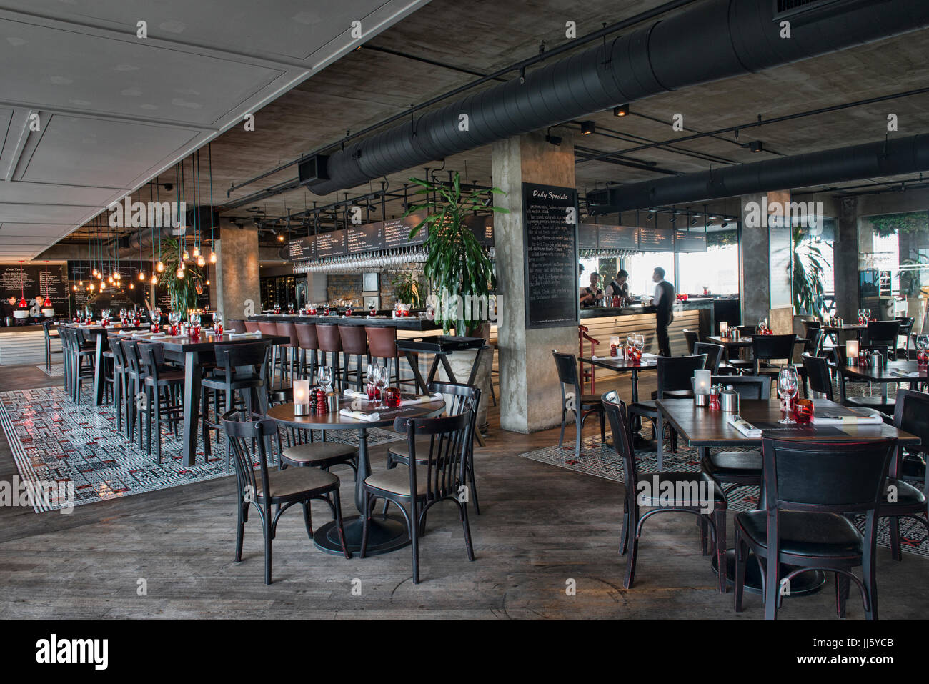 Fine dining bar hi-res stock photography and images - Alamy