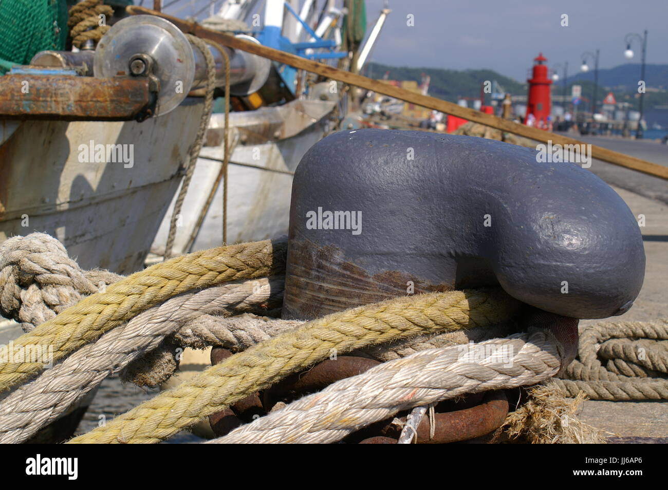 Worn out Boat Ropes Stock Photo - Alamy