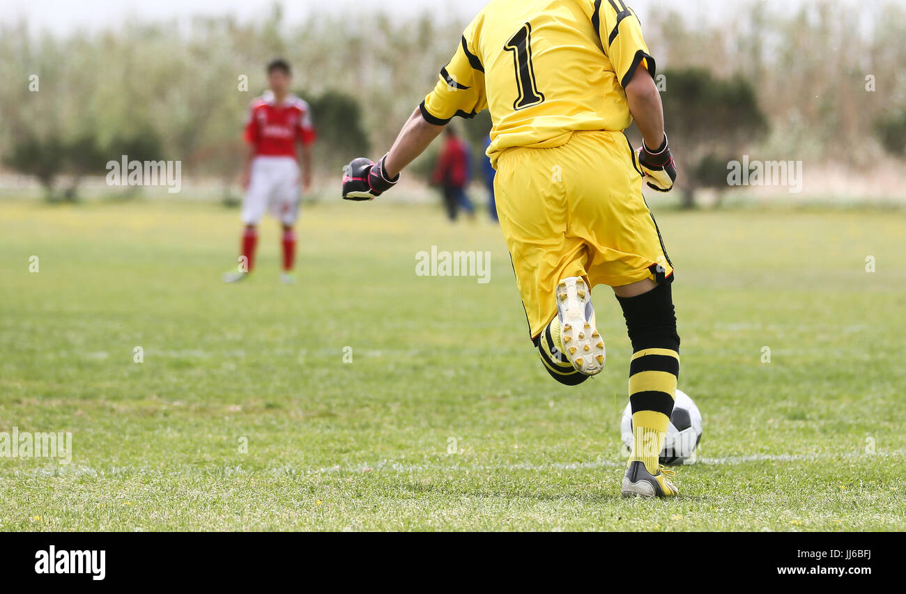 Goal kick hi-res stock photography and images - Alamy