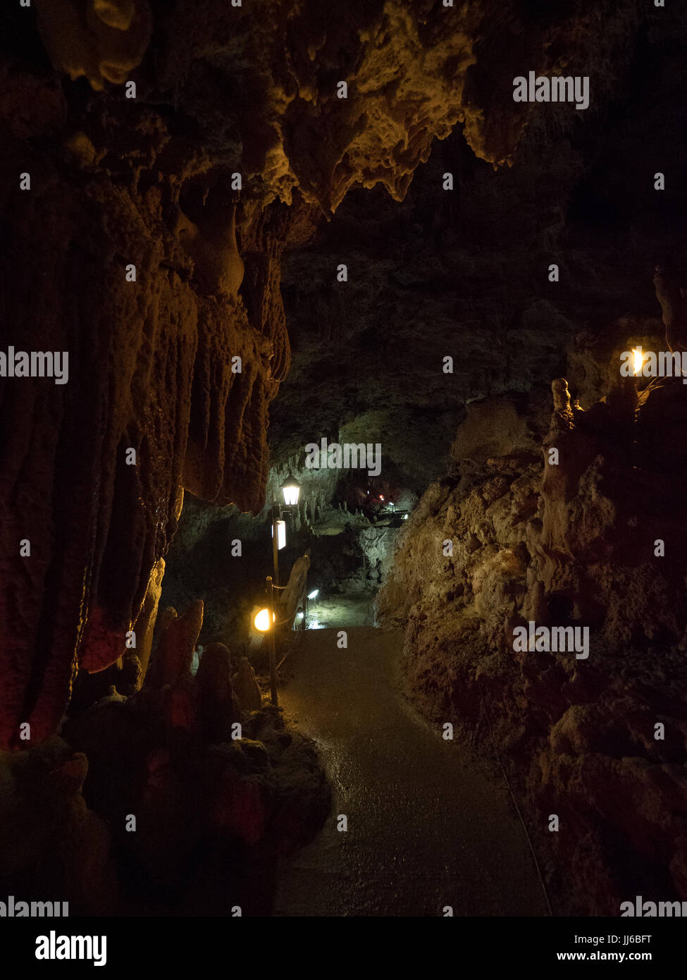 Vertical limestone hi-res stock photography and images - Alamy