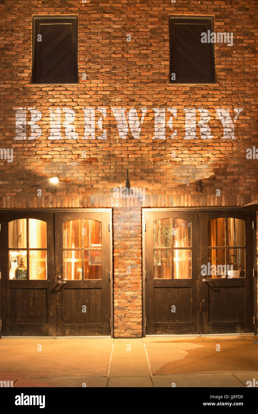 Vintage brewery sign hi-res stock photography and images - Alamy