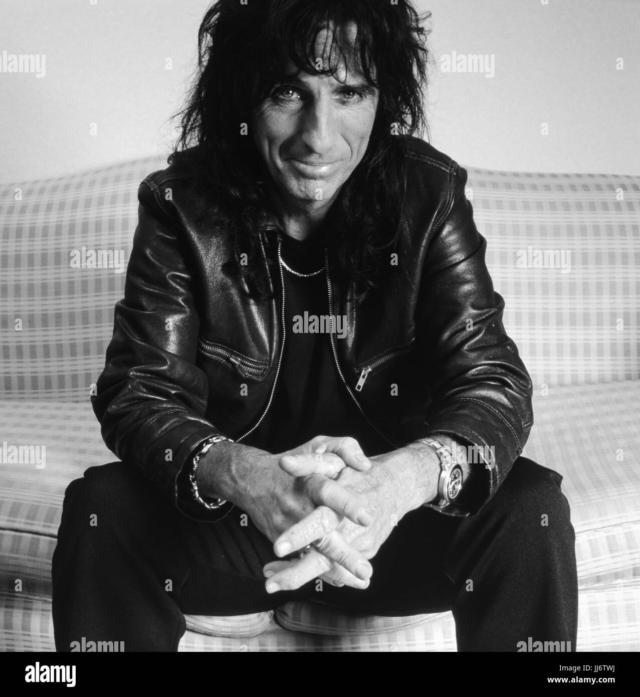 Rock singer alice cooper Black and White Stock Photos & Images - Alamy