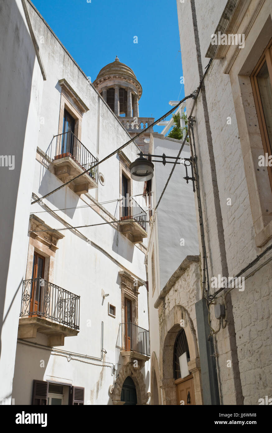 Alleyway. Noci. Puglia. Italy Stock Photo - Alamy