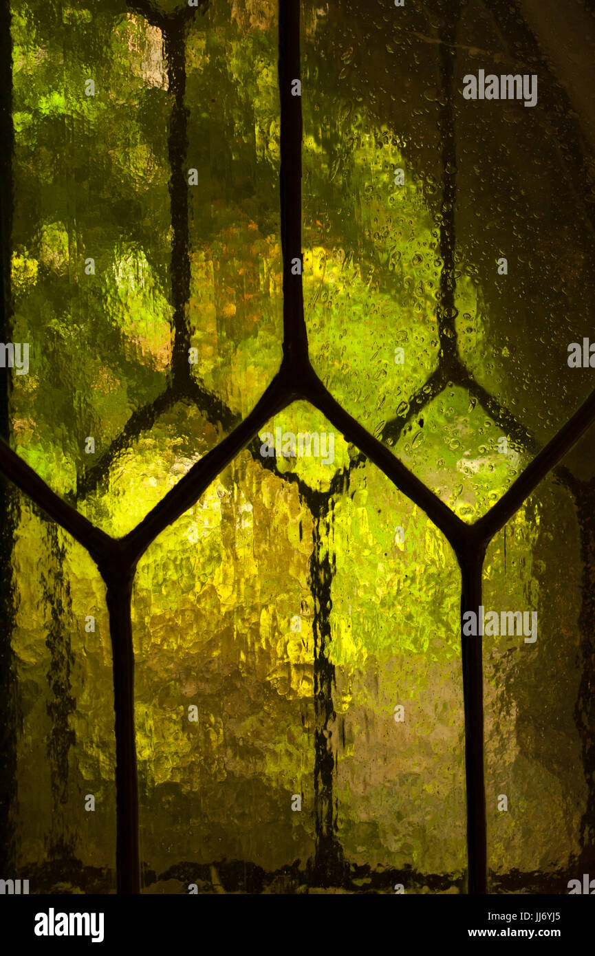 Leadlight windows with hexagonal panes and textured cathedral glass, at ...