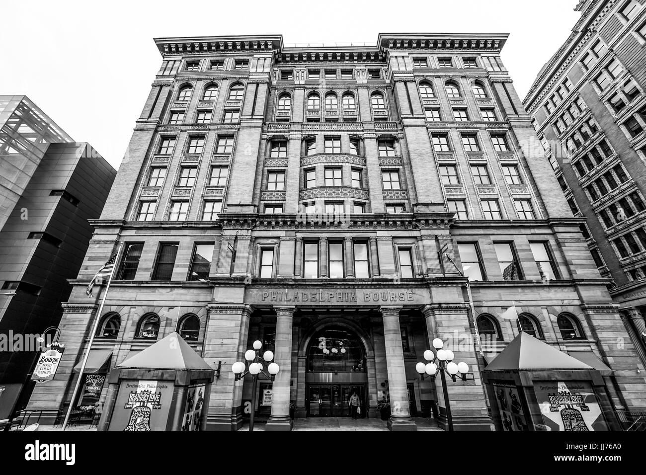 Philadelphia building architecture Black and White Stock Photos ...