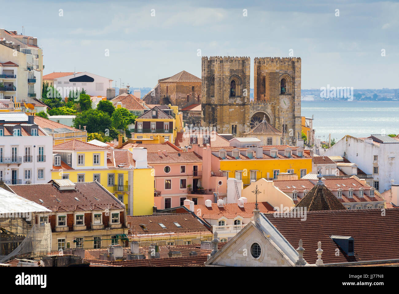 Old architecture in lisbon hi-res stock photography and images - Alamy