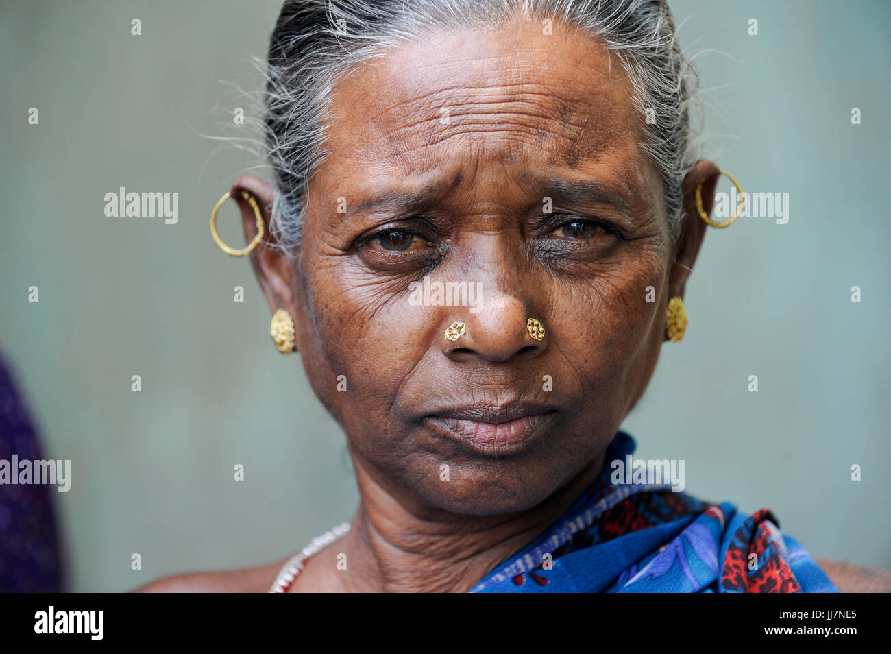 Gond tribe hi-res stock photography and images - Alamy