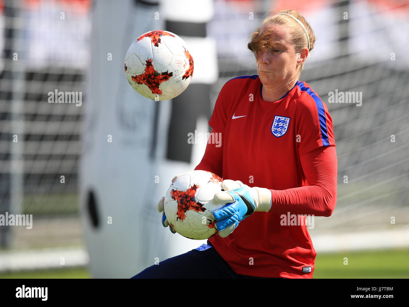England goalkeeper Karen Bardsley during a training session at Sporting ...