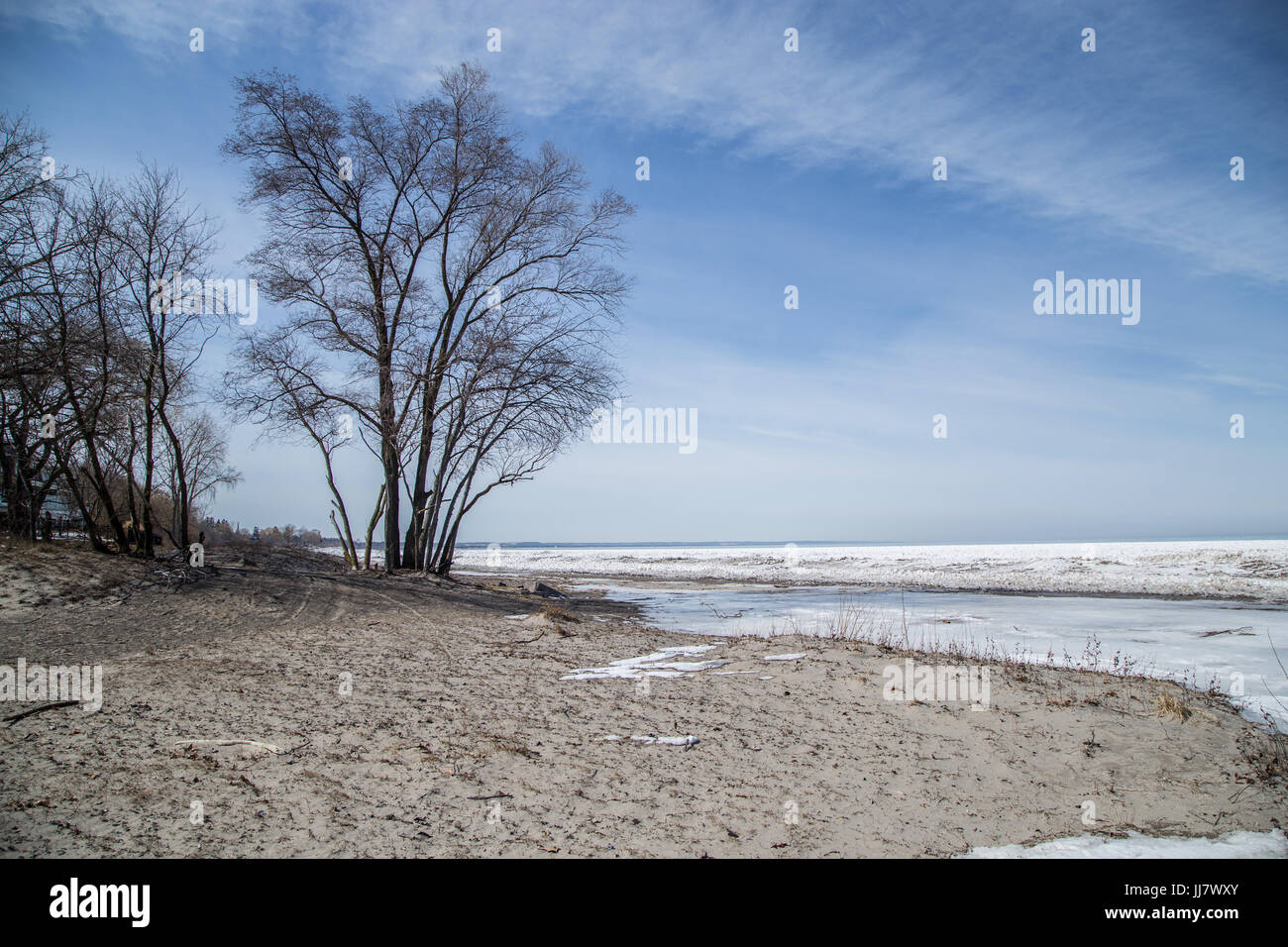 Snowy beach hi-res stock photography and images - Alamy