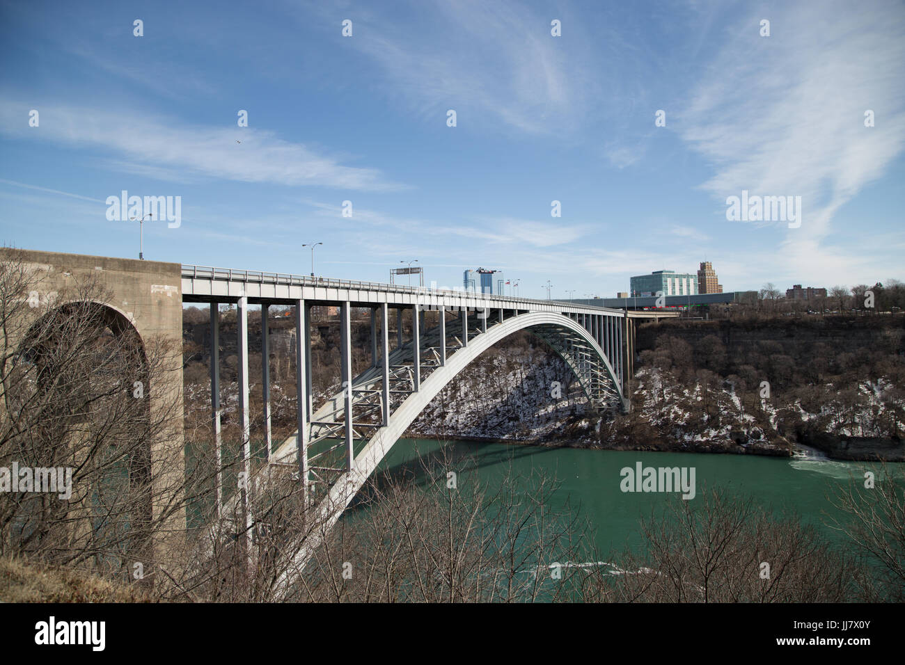 Niagara falls rainbow bridge hi-res stock photography and images - Alamy