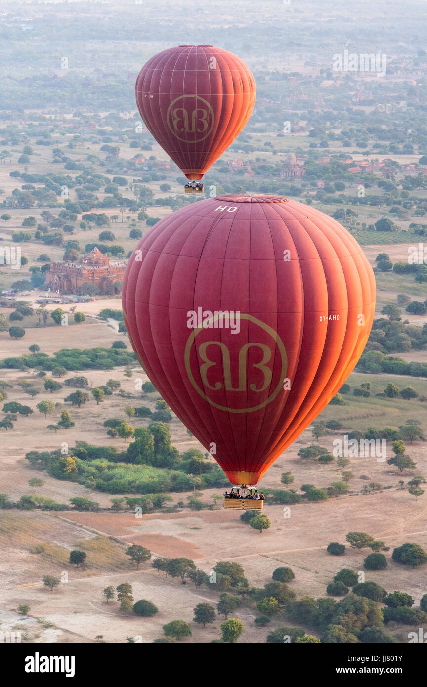 Hot air balloons flying over pagodas in Bagan, Myanmar Stock Photo - Alamy
