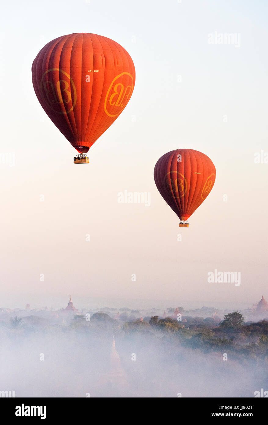 Hot air balloons flying over pagodas in Bagan, Myanmar Stock Photo - Alamy