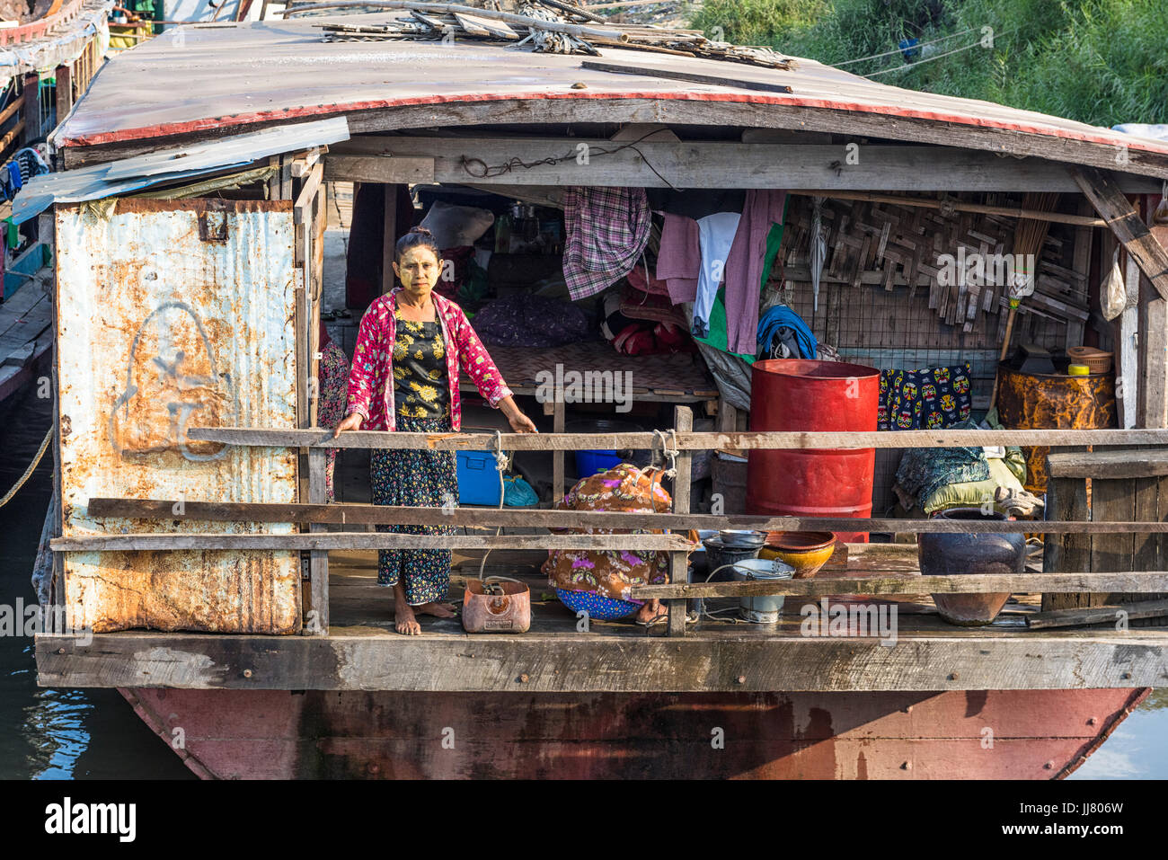 A houseboat on Irrawaddy River, near Mandalay, Myanmar Stock Photo - Alamy