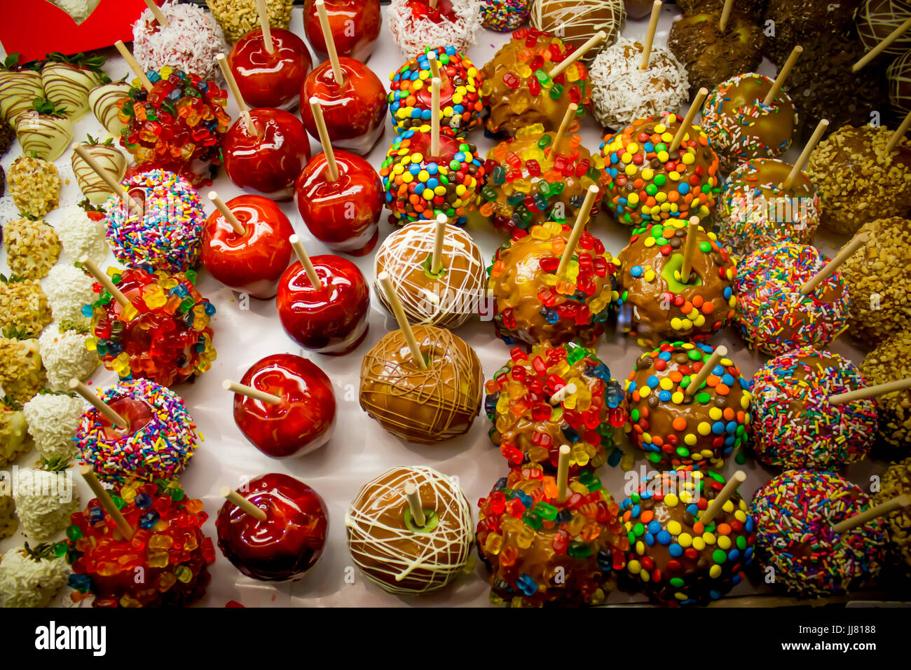 Toffee apples hi-res stock photography and images - Alamy