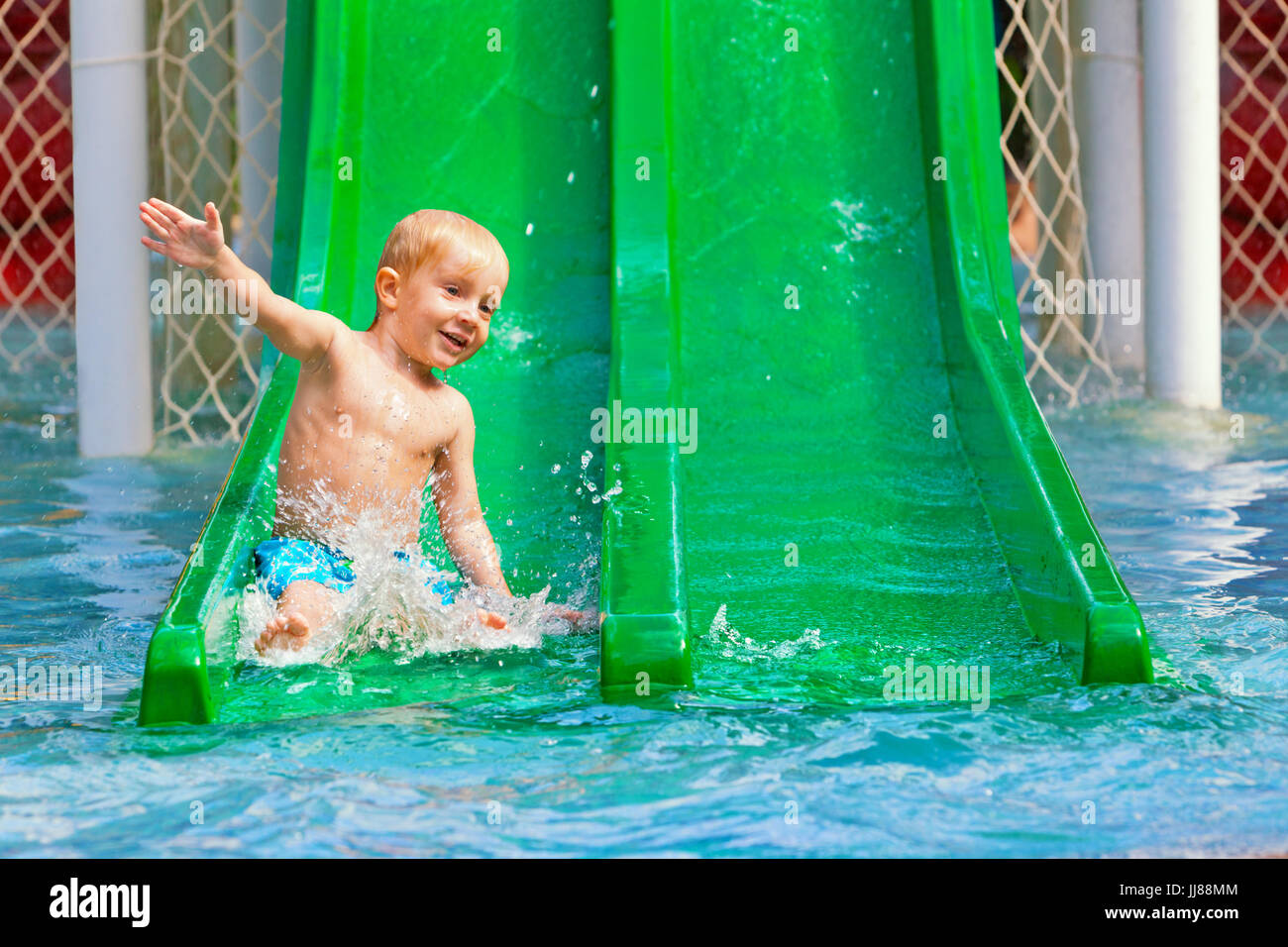 Family in aquapark hi-res stock photography and images - Alamy