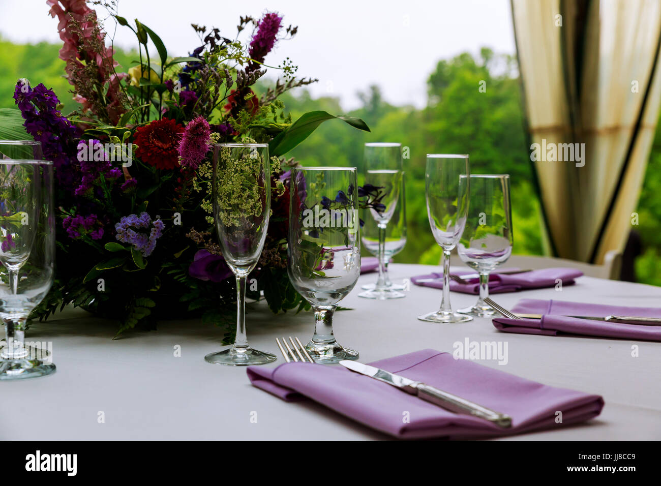 beautifully served table in a restaurant Stock Photo - Alamy