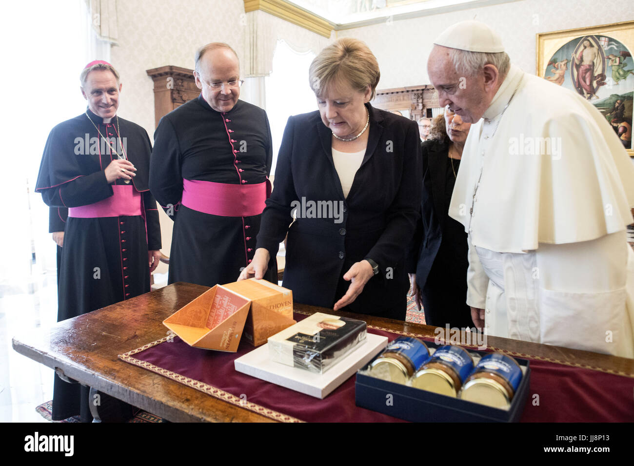Angela Merkels visits Pope Francis at the Vatican Featuring: Angela ...